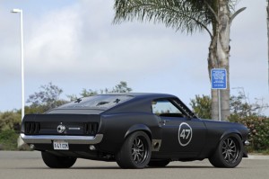 Agent 47 Harbinger Ford Mustang... On lâche le monstre ! De l'essence ...