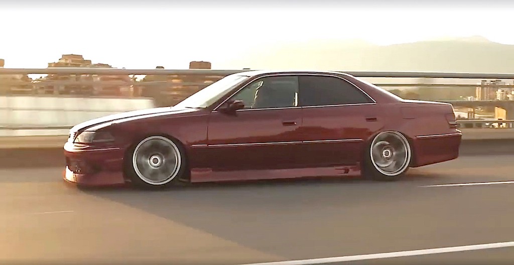 Toyota Chaser JZX100 Mark II... Slammed sedan ! De l'essence dans mes ...