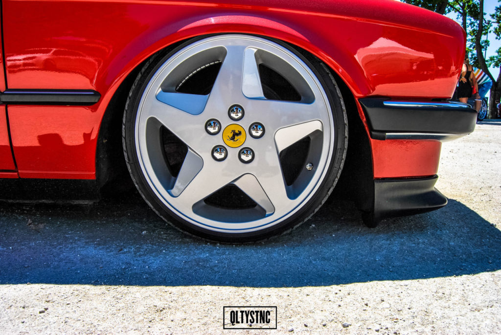 Une BMW E30 chaussée en Ferrari ! De l'essence dans mes veines