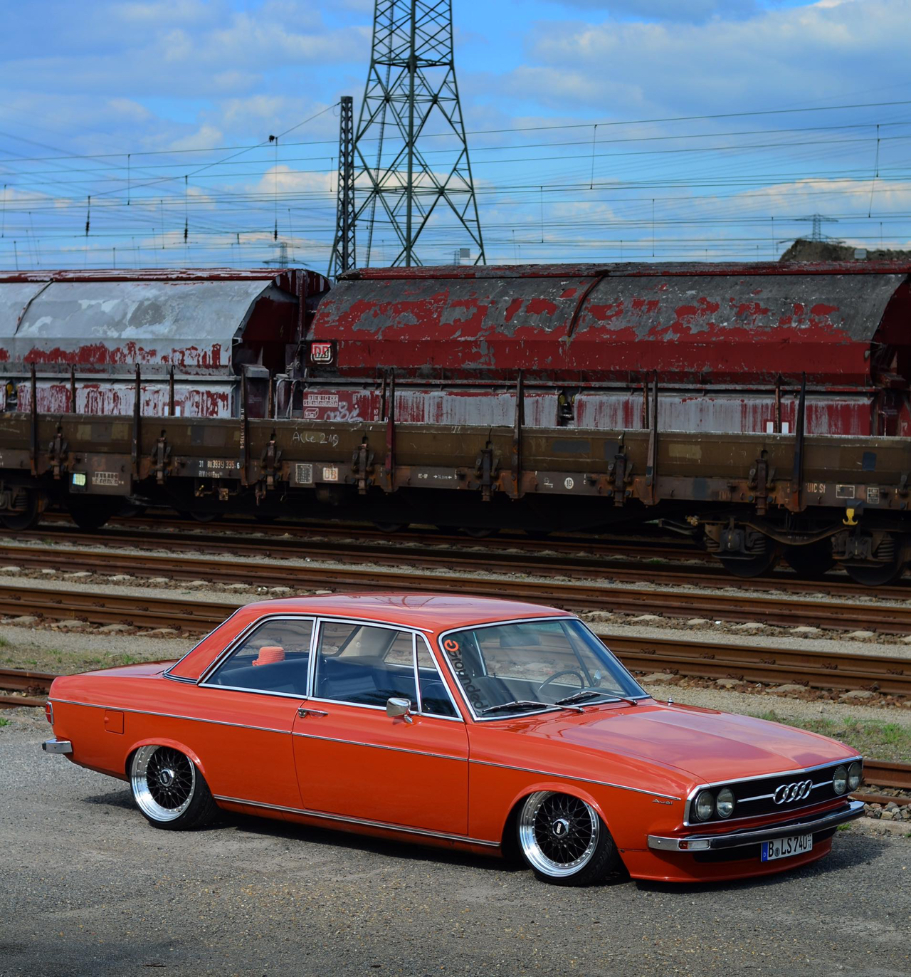 Slammed Audi 100 C1 Coupé - Survivor ! De l'essence dans mes veines