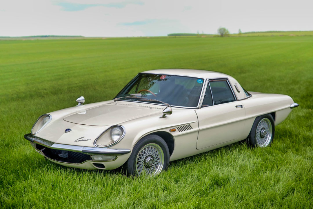 Mazda Cosmo Sport... Ca tourne ! De l'essence dans mes veines