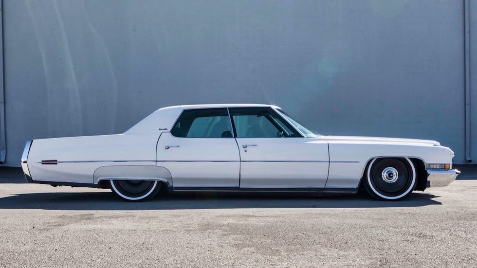 Bagged '72 Cadillac Deville Sedan... Just cruisin' De l'essence dans ...