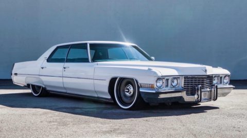 Bagged '72 Cadillac Deville Sedan... Just cruisin' De l'essence dans ...