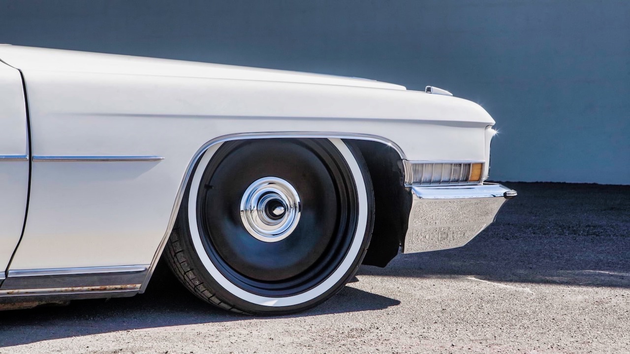 Bagged '72 Cadillac Deville Sedan... Just cruisin' De l'essence dans ...
