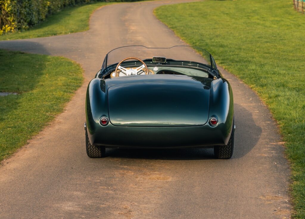 Austin Healey 100 by Caton - Quand les anglais se mettent au Restomod ...