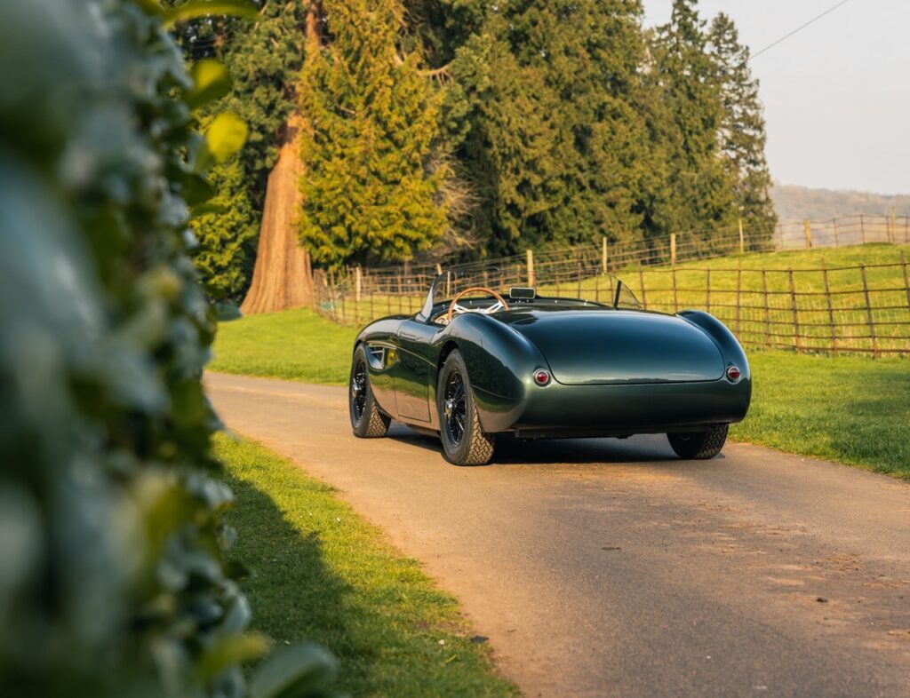 Austin Healey 100 by Caton - Quand les anglais se mettent au Restomod ...
