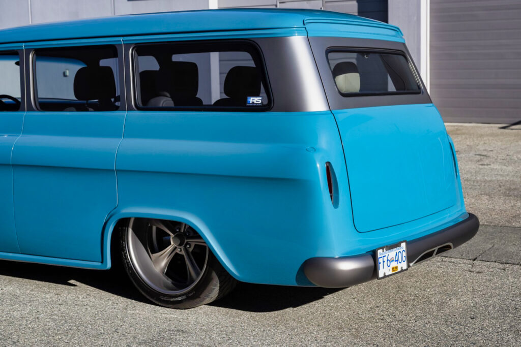 Custom Chevy Suburban '57 - Envie de faire un break ?! De l'essence ...