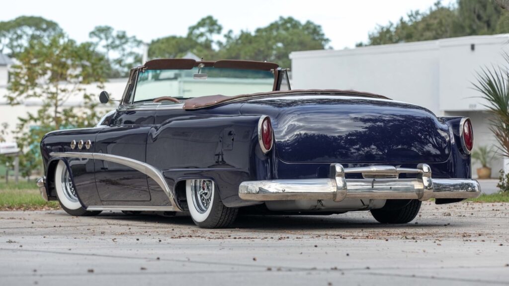 Custom '53 Buick Roadmaster Cab - Nickel & Change ! De l'essence dans ...