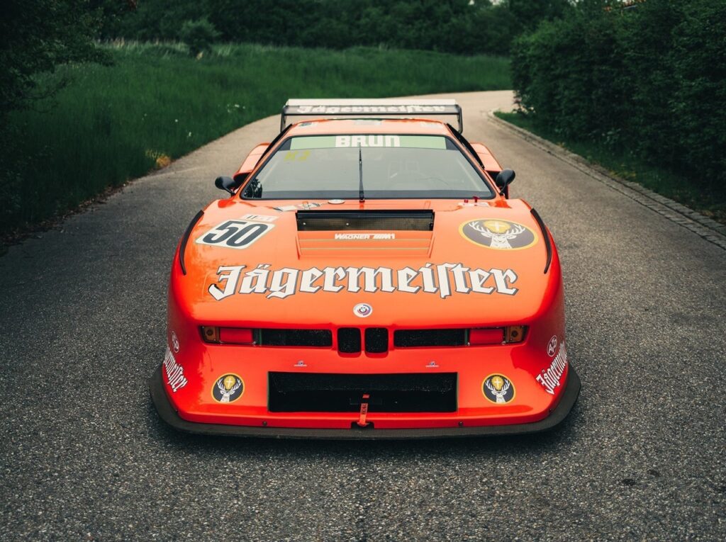 BMW M1 Turbo Gr.5... 1000 ch pour rester au garage ! De l'essence dans ...