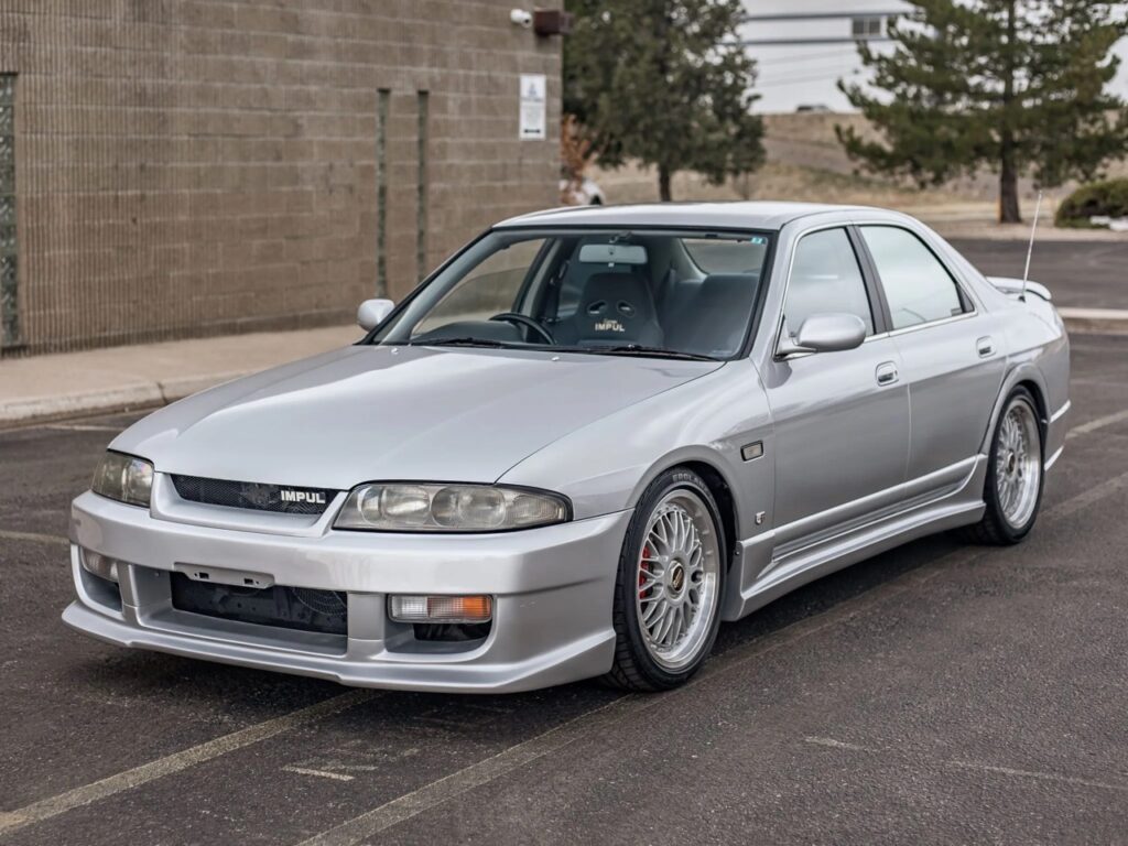 Nissan Skyline R33 R Impul - Berline sous hormones... De l'essence dans ...