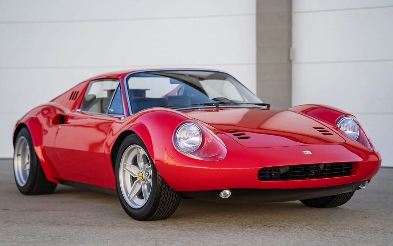 '73 Dino 246 GTS outlaw - Restomod & Quattrovalvole ! De l'essence dans ...